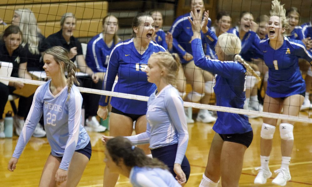 Golden Eagles stay unbeaten with volleyball win over Stevens – SD ...