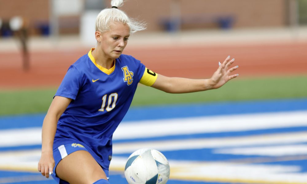 Golden Eagles clinch ESD share with shutout win – SD SportScene